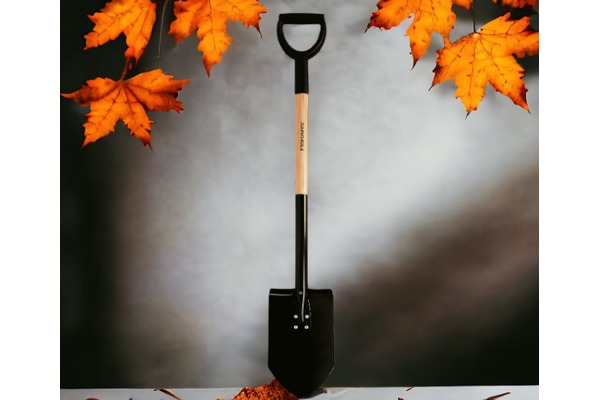 Fiskars - Prima Spade Pointed Fsc | Products - WeStocklots | Buy ...